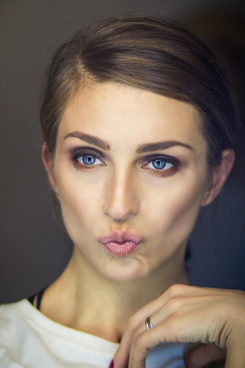 Glamorous Makeup Ideas for Plus-Size Perfection