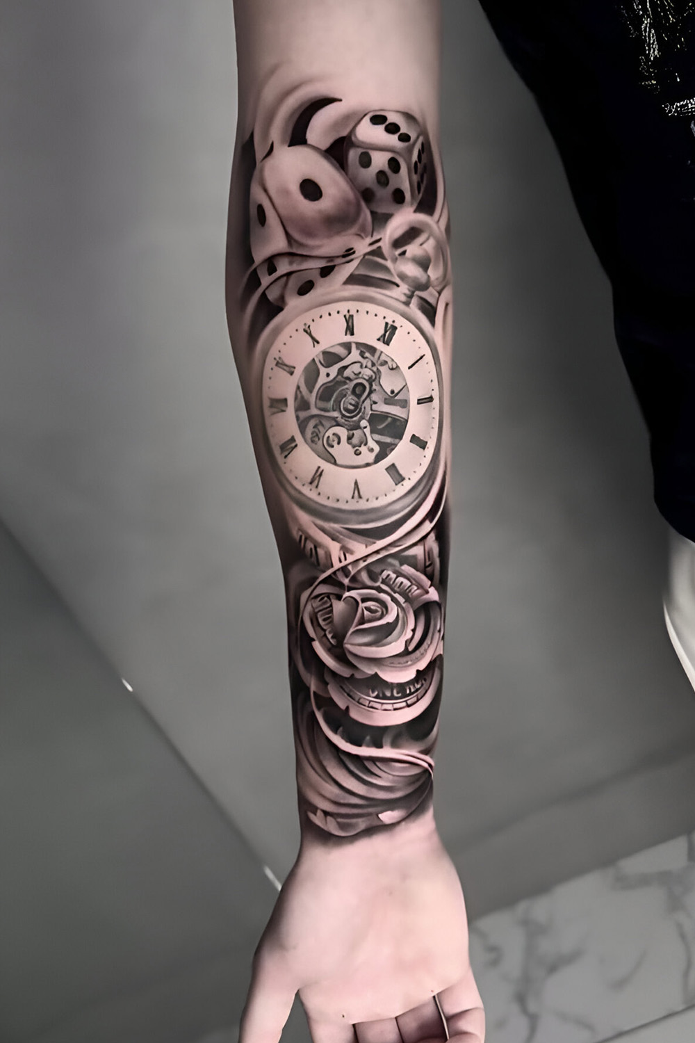 20 Money Rose Tattoos to Symbolize Prosperity and Beauty