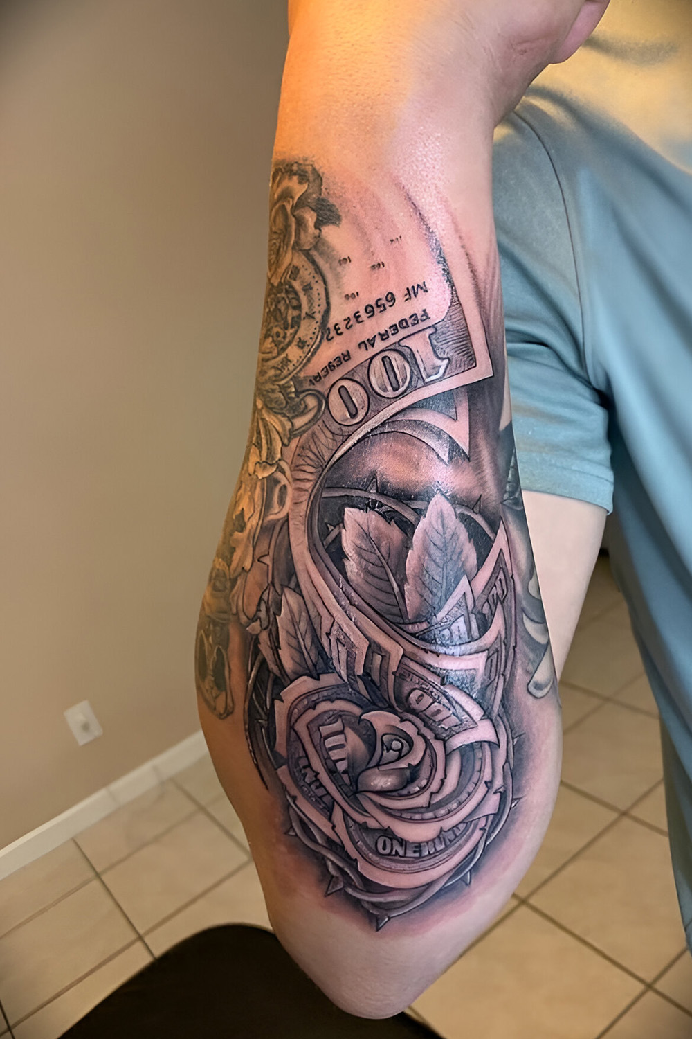 20 Money Rose Tattoos to Symbolize Prosperity and Beauty