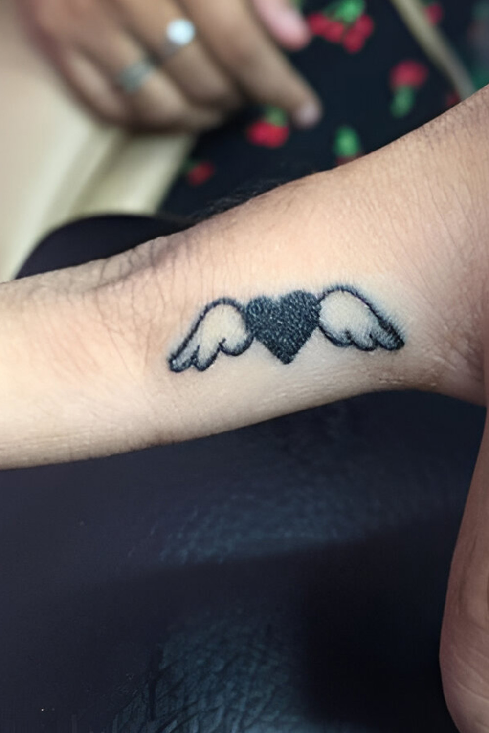 22 Unique Finger Heart Tattoos to Make Your Love Last Forever