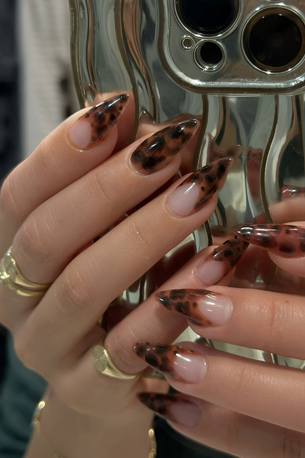 9 Trendy Tortoiseshell Nail Designs to Inspire Your Next Manicure
