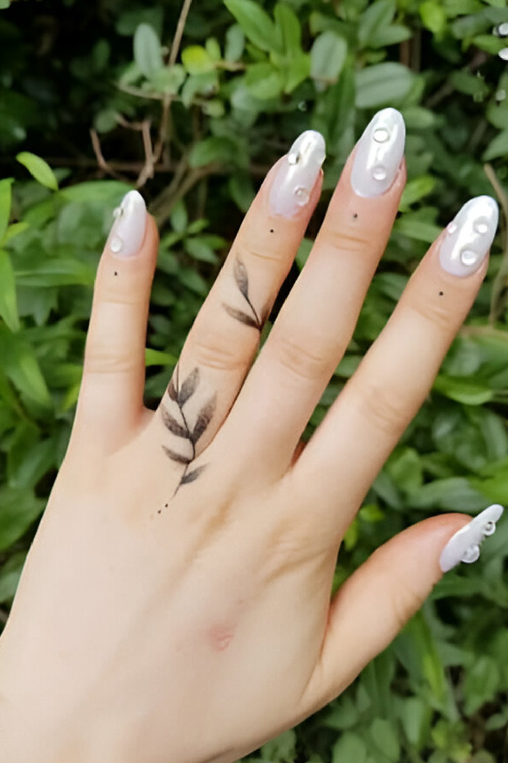 Delicate Hand and Finger Tattoos to Elevate Your Style This Holiday Season