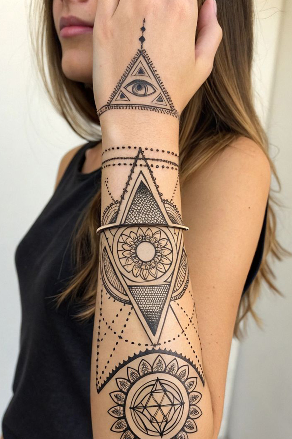 21+ Geometric Tattoo Ideas That Are Perfectly Balanced and Bold