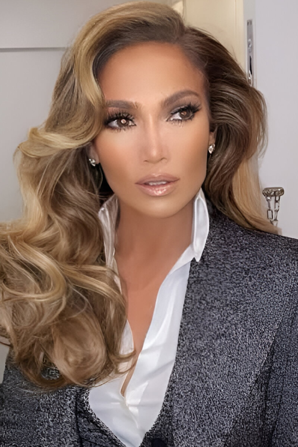 Get the J.Lo Look: 23 Stunning Hairstyles for 2025 - Insiderlyfe