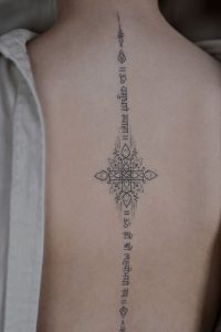 28 Stunning Back Tattoos for Every Style - Insiderlyfe