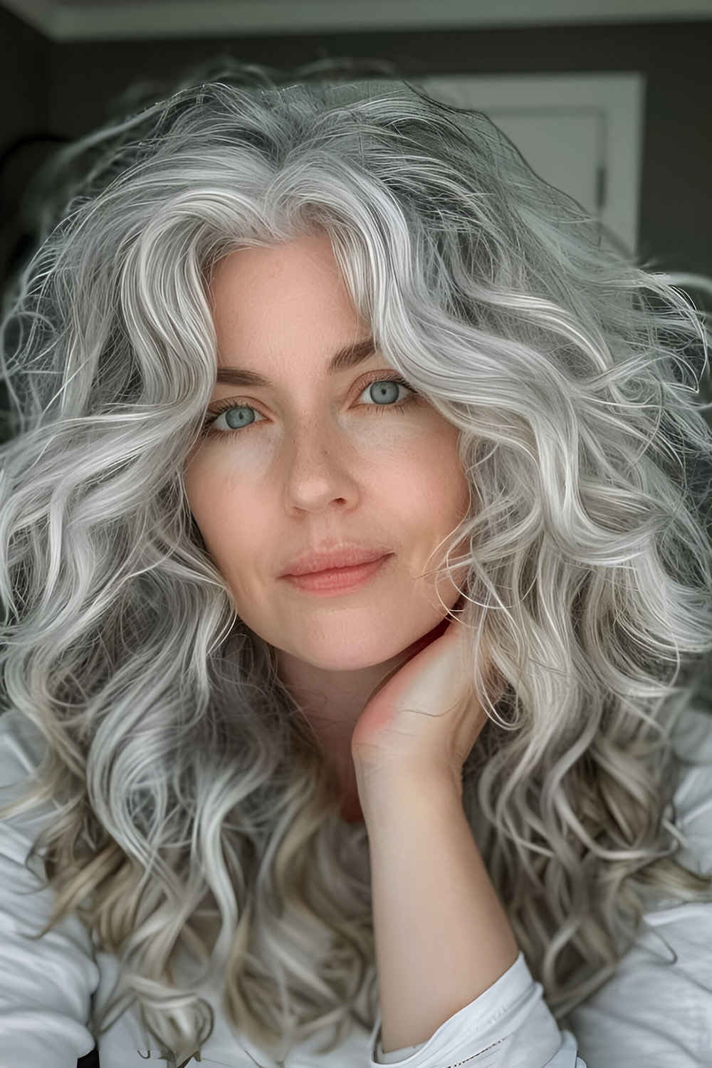 The Most Stunning Grey Hair Looks of 2025 - Insiderlyfe