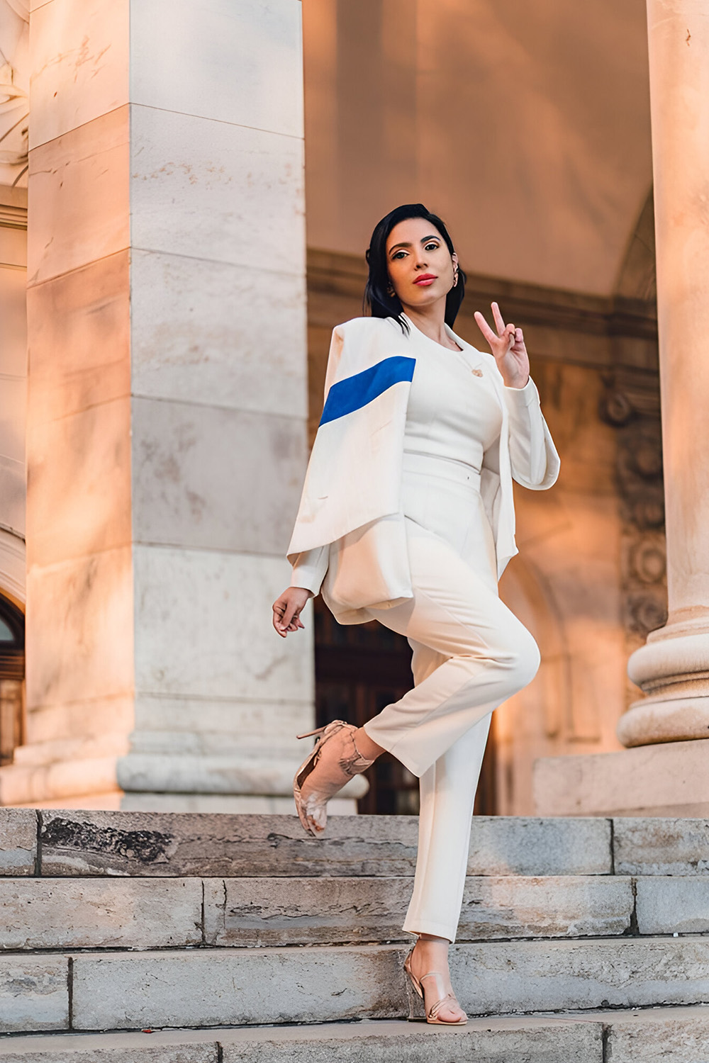 30 Graduation Outfit Ideas That Photograph Well - Insiderlyfe