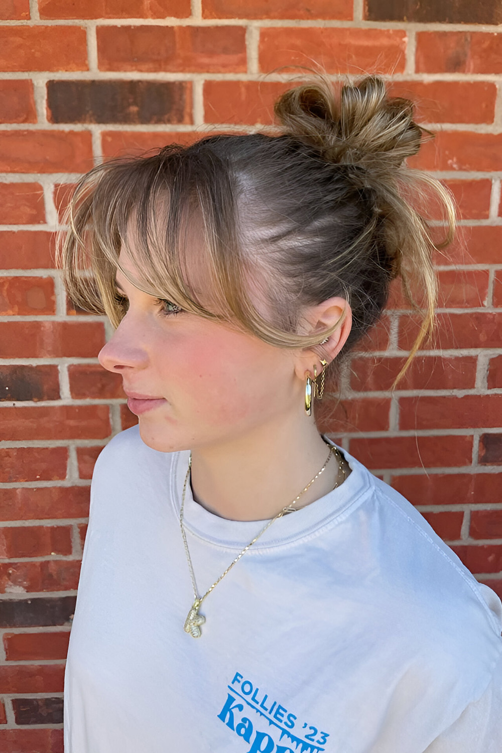 17 Messy Bun Hairstyles That Look Effortlessly Cute - Insiderlyfe