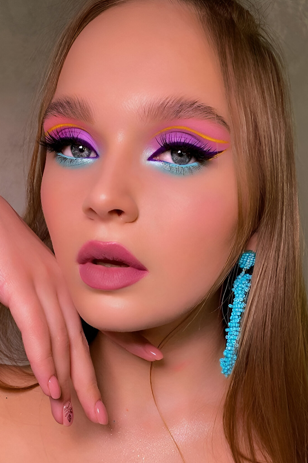 14+ Eye-Catching Makeup Ideas in Living Color - Insiderlyfe