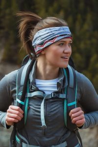 49 Hiking Hairstyles That Survive Every Trail - Insiderlyfe