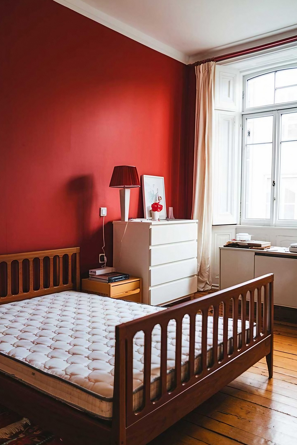 From Classic to Cool: Cherry Bedrooms Reimagined - Insiderlyfe