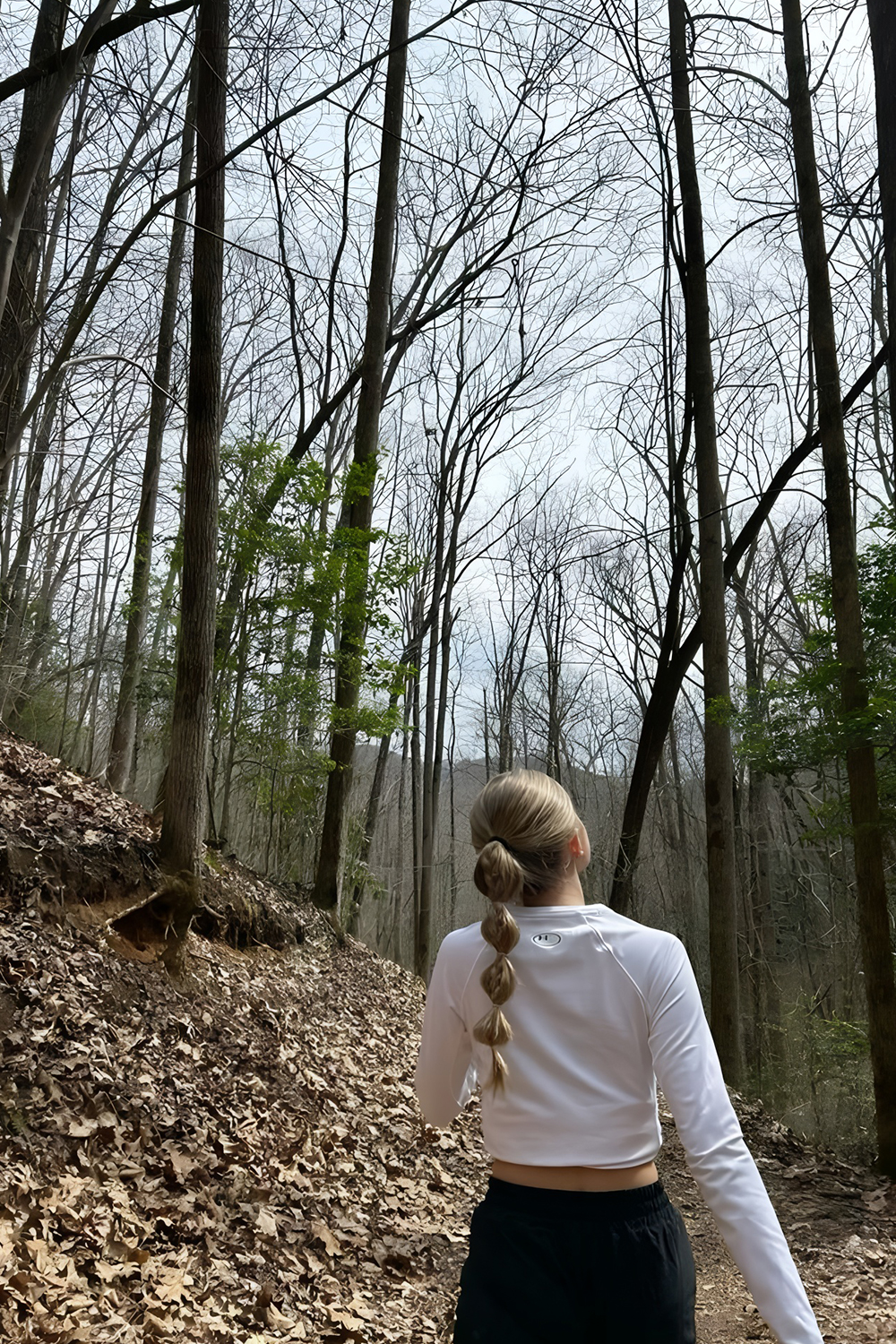 49 Hiking Hairstyles That Stay Perfect on the Trail - Insiderlyfe