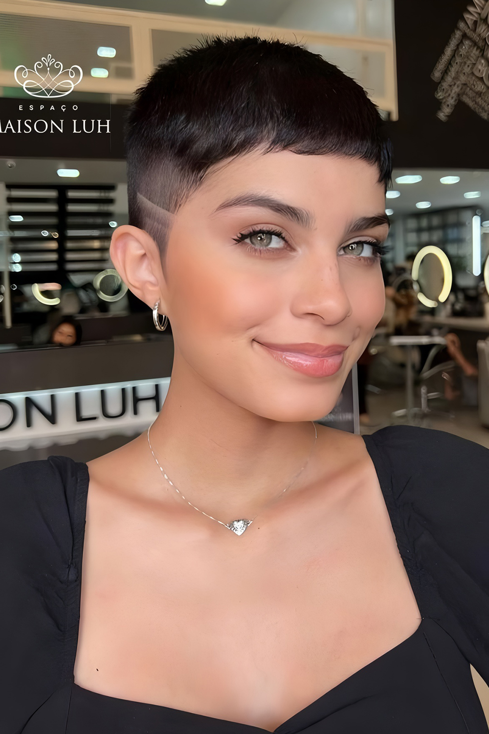 15 Celebrities Who Nailed The Shaved Sides Pixie Look Insiderlyfe