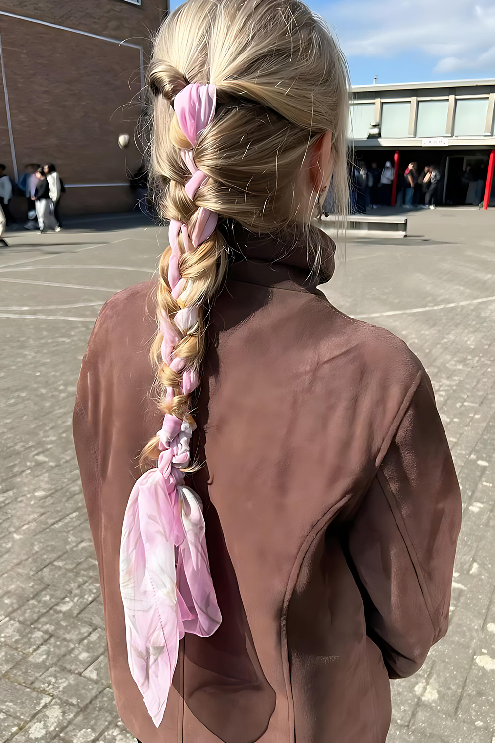 Try 15+ Amusement Park Hairstyles That Look Good in Every Photo ...