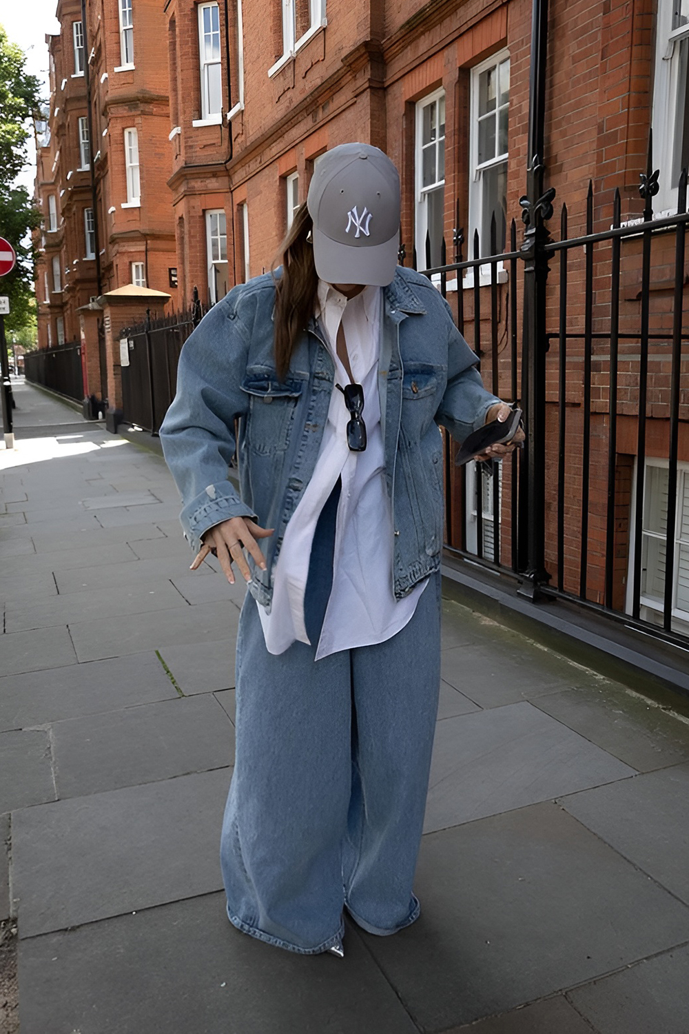 25 Trendy Baggy Jeans Looks Women Love - Insiderlyfe