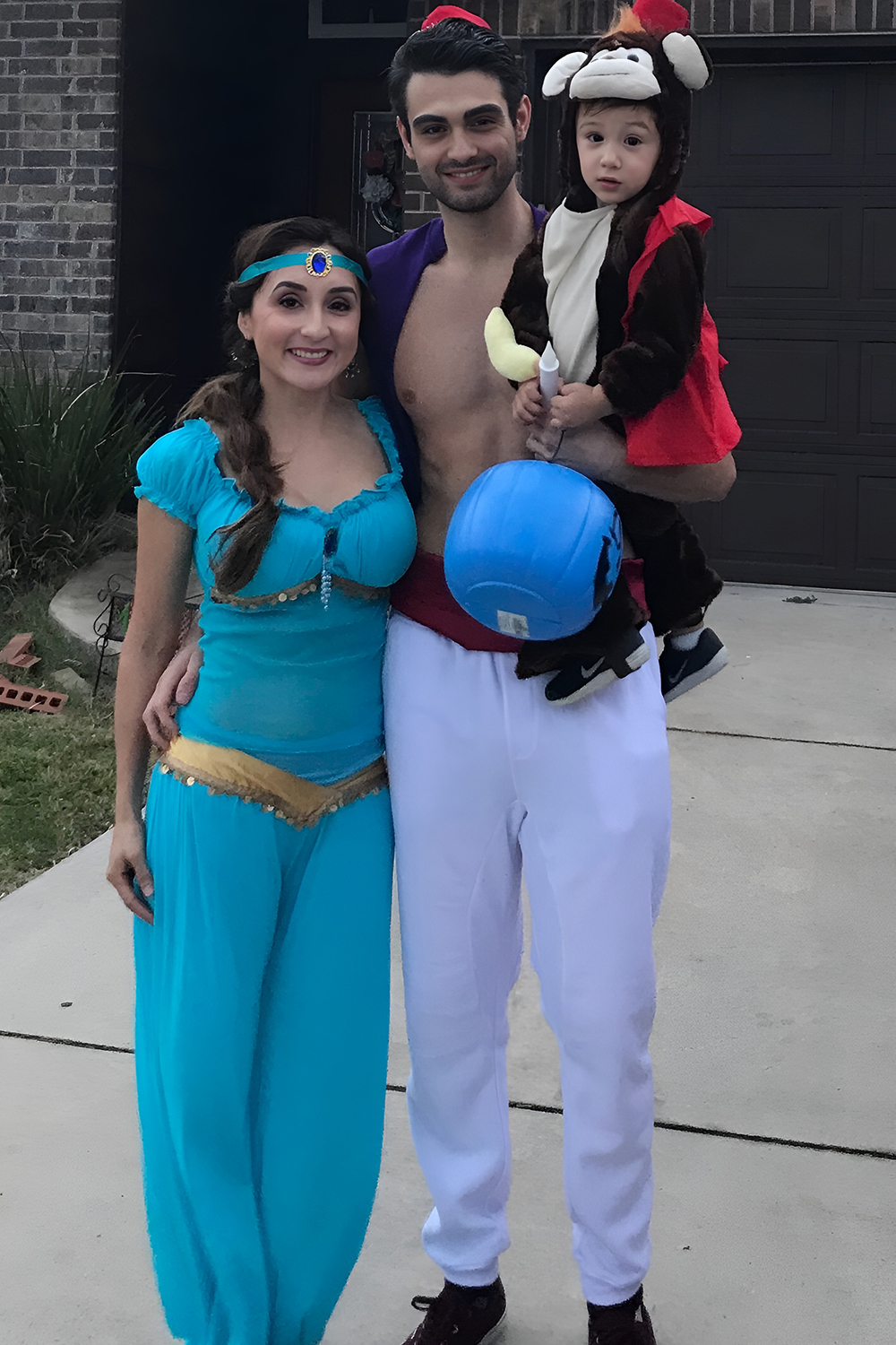 10 Family Costume Ideas Featuring Your Little Alien - Insiderlyfe