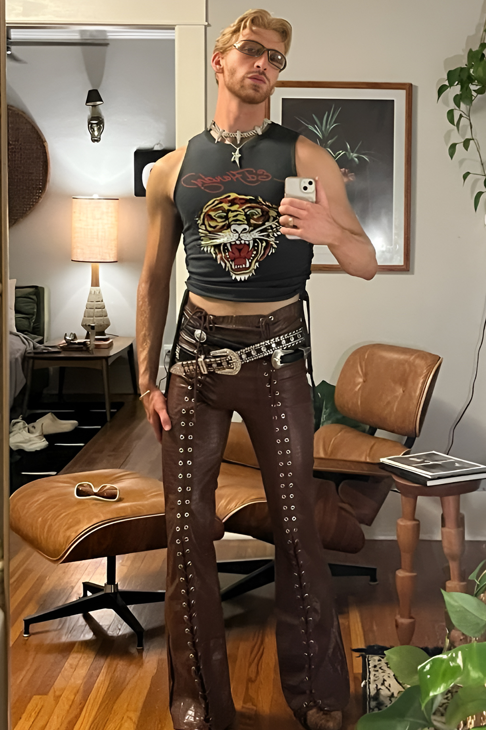 Dress to Impress: 13 Men’s Costumes for Halloween 2025 - Insiderlyfe