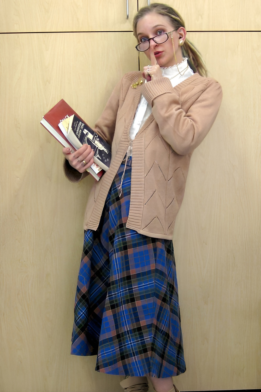 15 Teacher Halloween Costume Ideas That Work for School - Insiderlyfe
