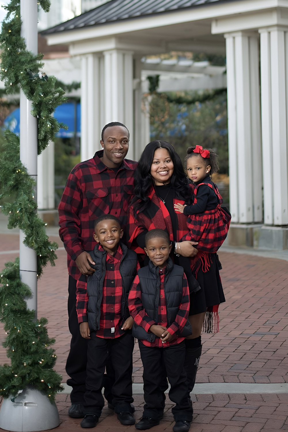 25 Cute Family Outfit Ideas for Christmas Photos - Insiderlyfe