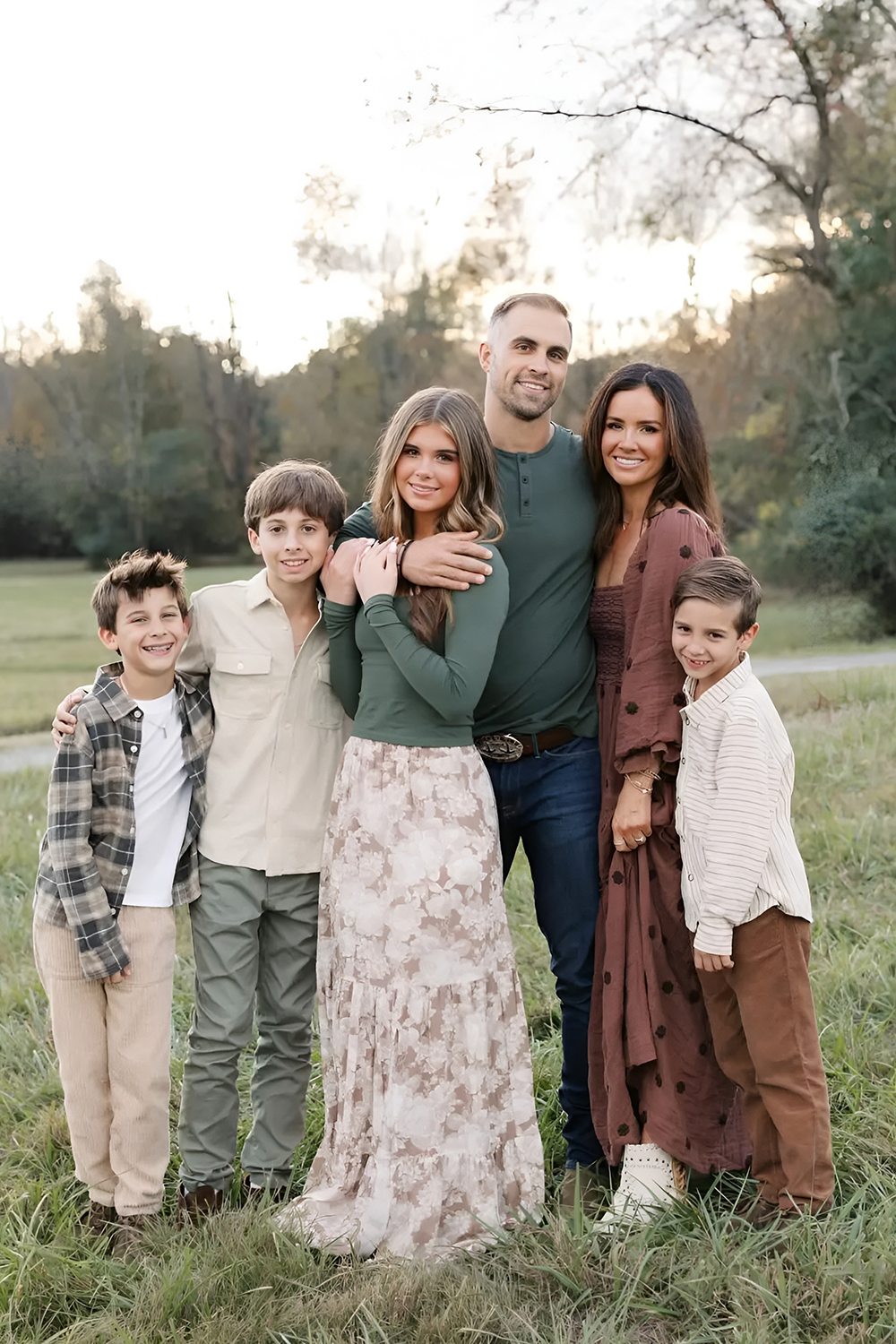 5 Simple Fall Family Outfit Ideas That Always Look Great - Insiderlyfe