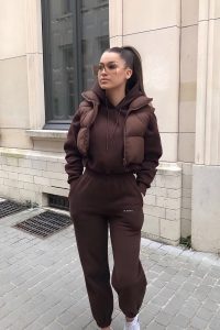 25 High Collar Jacket Outfit Ideas for Women - Insiderlyfe