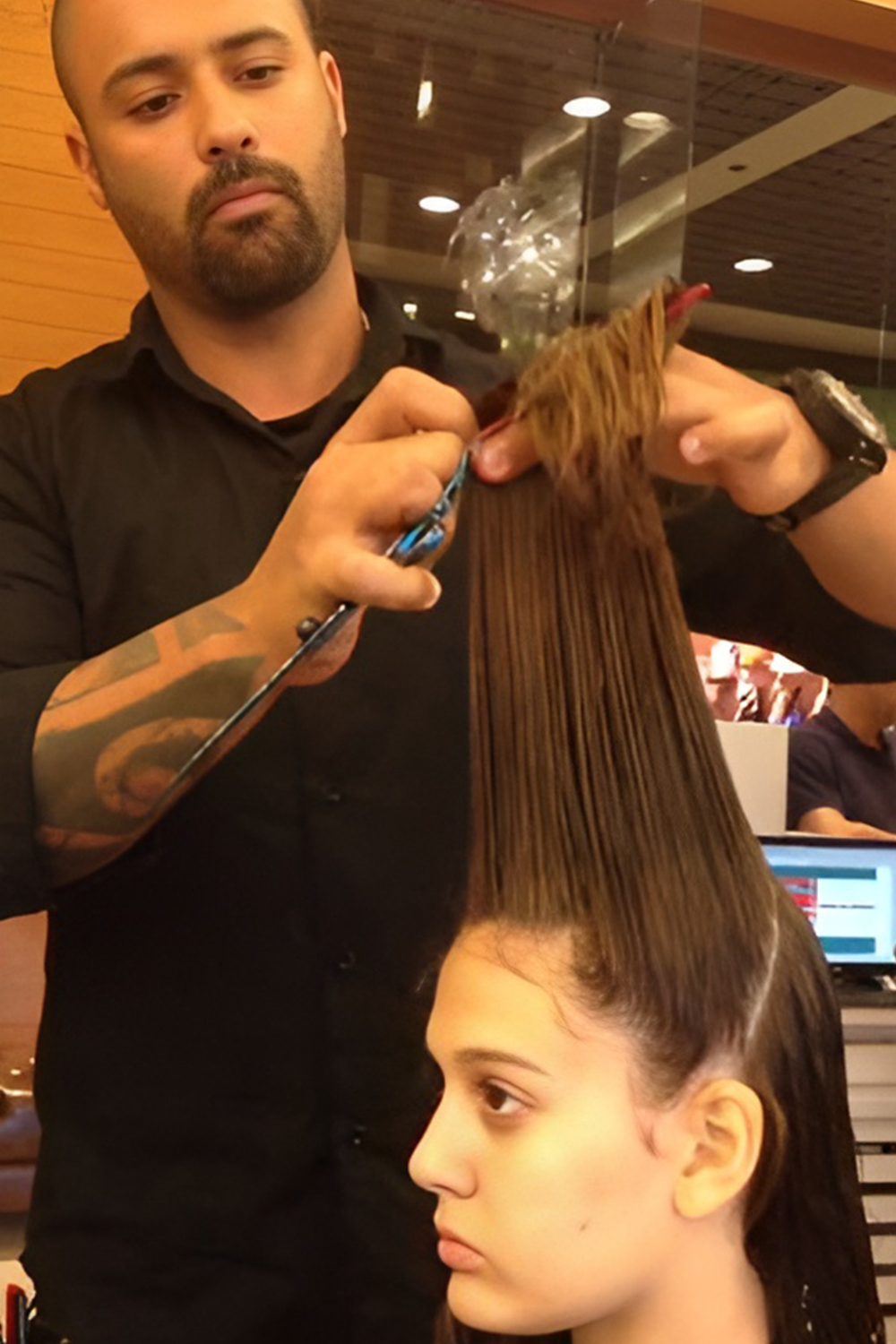 10 Pros and Cons of Wolf Cut Long vs Butterfly Cut - Insiderlyfe