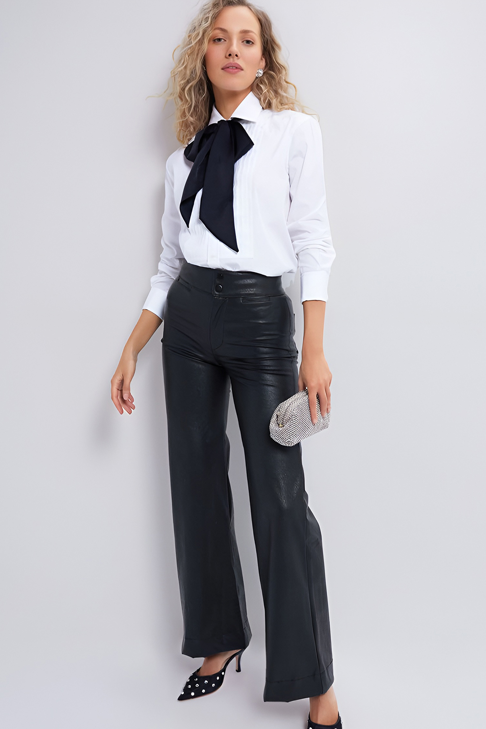 5 Effortless Ways to Rock Leather Pants for Women - Insiderlyfe